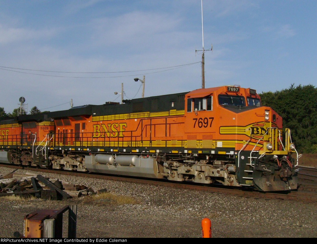 BNSF 7697 (ES44DC)